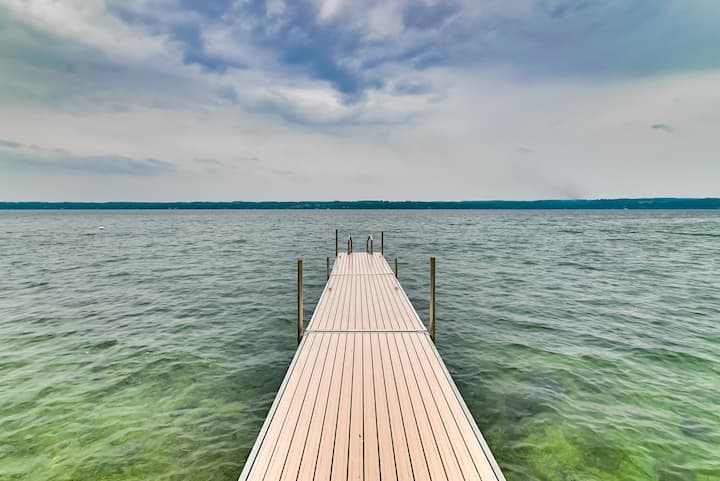 Lakefront Canandaigua Home W/ Dock & Kayak! - Finger Lakes, NY