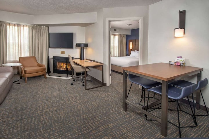 Enjoy A Hassle-free Stay! W/ Pool, Free Breakfast! - Baltimore, MD