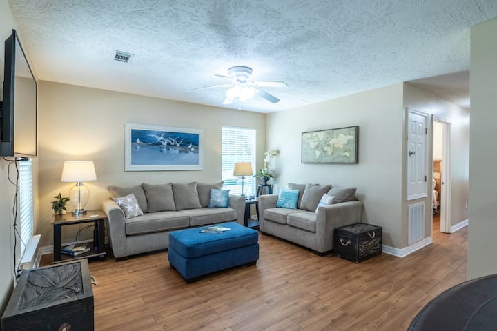 Tranquil Tides Beach Cottage - Gulfport, MS