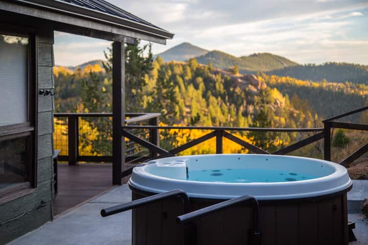 Bighorn Haven | Views | Hot Tub| 7 Acres - United States