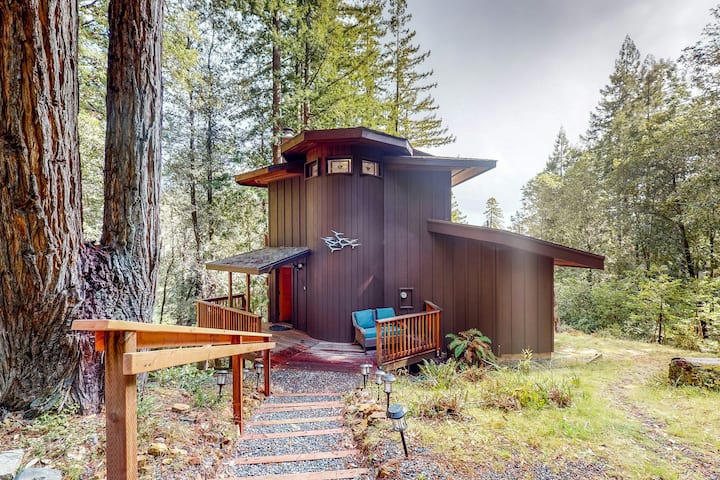 Off-the-grid 1br Tower With Private Hot Tub & Deck - Salt Point State Park, Jenner