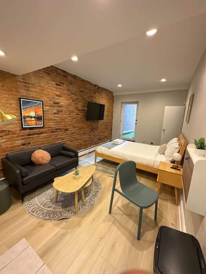 Vibrant Studio! | Minutes From Back Bay - Boston, MA