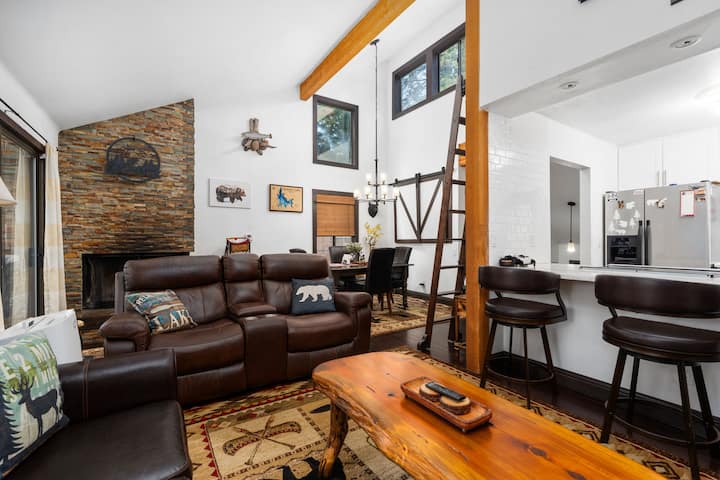 Kamp Kokanee | Modern Condo By The Spa & Sauna - Shaver Lake, CA