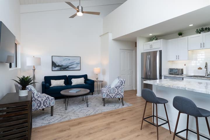 Beautiful 3 Bedroom Condo With Ocean View & Pool - Maui, HI