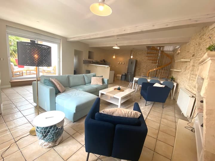 L'aqua : Maison De Ville Avec Grande Terrasse - ibis budget Gare de Poitiers