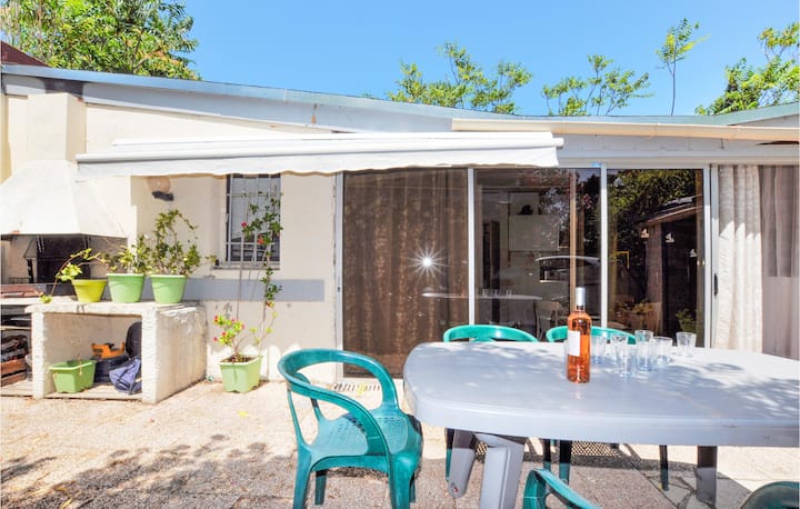 Nice Home In Torreilles With Kitchen - Le Barcarès