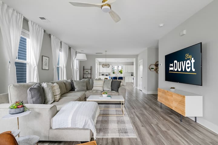 Steps To Park Circle! | The Cavalier - Charleston, SC