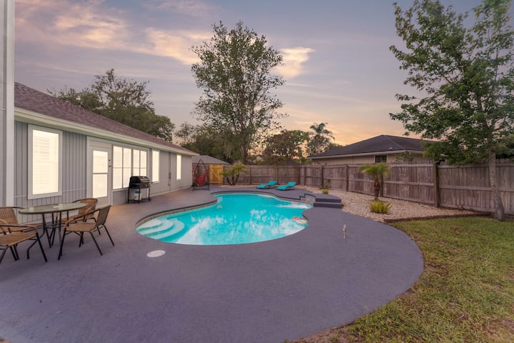 *True Blue Pool Oasis* Ping-pong, Wi-fi, Tv - 잭슨빌