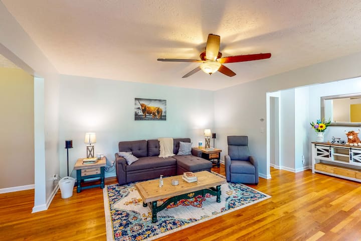 3br On Sprawling Acreage W/ Magnificent Views - Victoria Bryant State Park, Royston