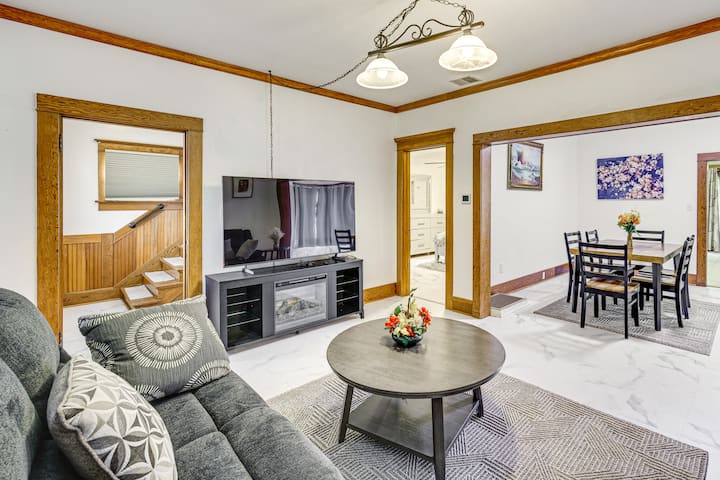 Walk To Eats & Events! Downtown Puyallup Home - Puyallup, WA