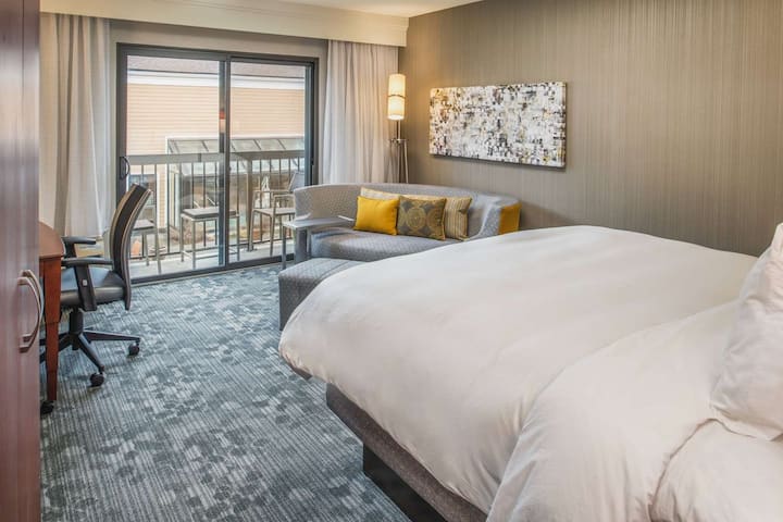 Look No Further! W/ Indoor Pool, Pet-friendly! - 