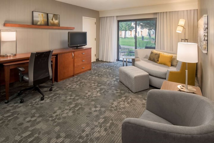 Affordable Getaway! Near Bruce Lee Grave Site - Bellevue, WA