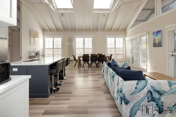 Two Salty Dogs | Pet-friendly, Wifi & Pool Table - Malua Bay