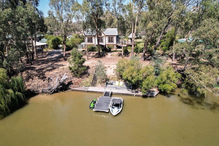 Echuca Riverfront Holiday Home With Private Pontoo - Moama