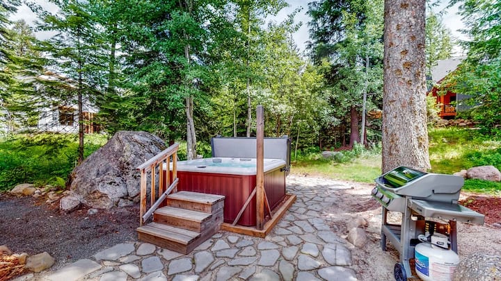 Huckleberry'shideaway-hottub-wifi-fireplace-garage - McCall, ID