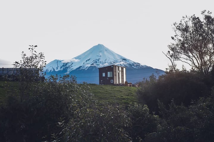 Taranaki Creekside Kea By Tiny Away - Stratford, New Zealand