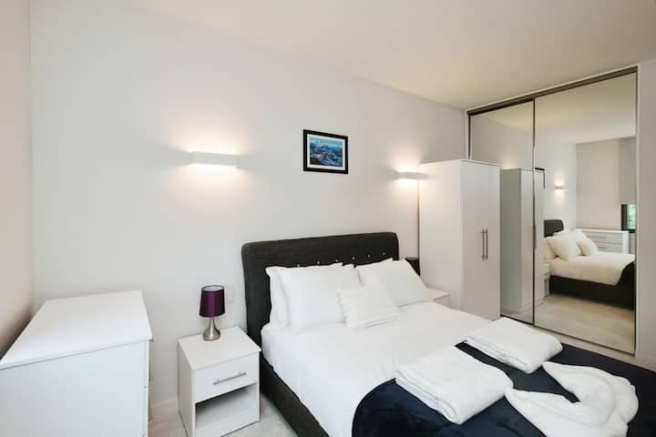Stylish 1‑bed Nr Ascot • Parking & Wi‑fi - ブラックネル