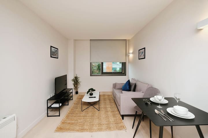 Modern 1 Bed Apt Bracknell- With Parking - Bracknell