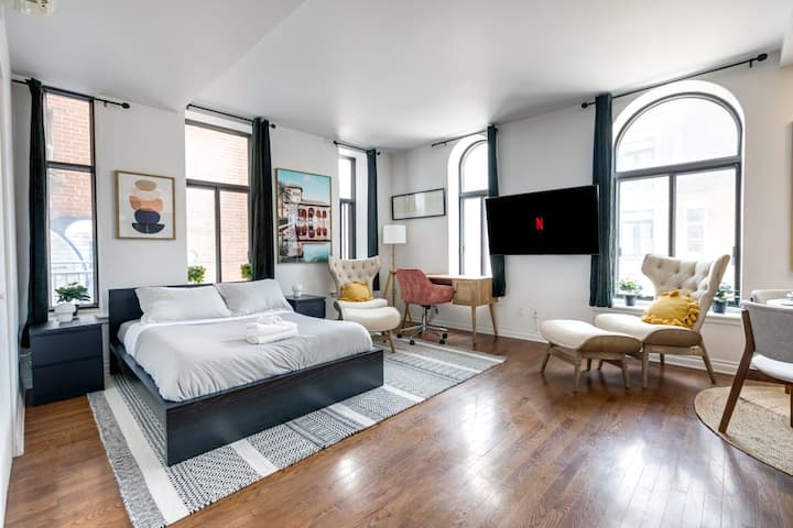 M11 | Boulevard Suites: Bright Studio In Mtl 2d - Laval