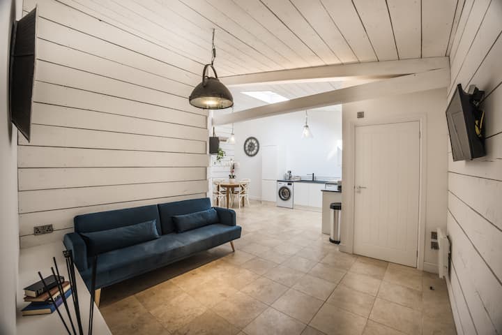 Self Contained 2 Bedroom Apartment - Clitheroe