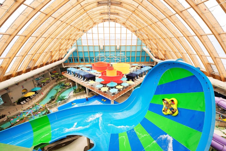 Family Adventure! Water Park, Arcade & Bowling! - Monticello, NY