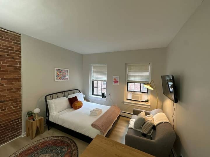 Lovely Studio Apt | South End - Brookline, MA