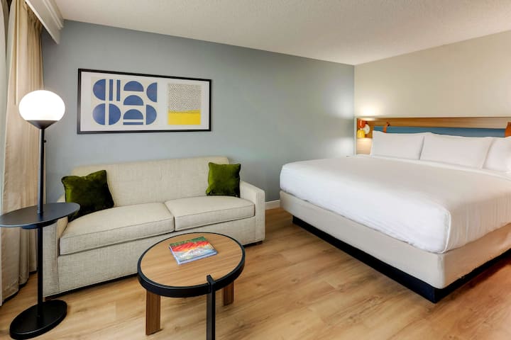 Affordable Getaway! Pet-friendly, W/ Outdoor Pool - Fountain Hills, AZ