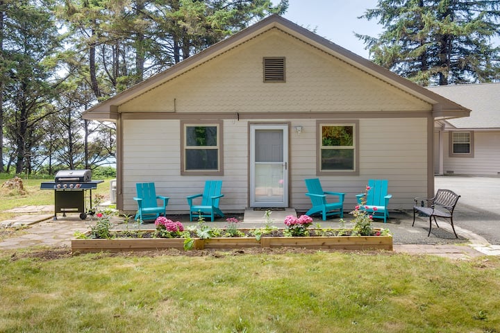 Oceanfront Smith River Cottage: Beach Access! - Brookings, OR