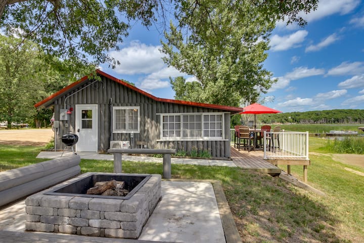 Lakefront Motley Cabin W/ Private Deck + Dock! - Shamineau Lake, MN