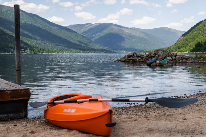 Nelson, What A View, 3 Queens, 2 Singles  Kitchen - Nelson