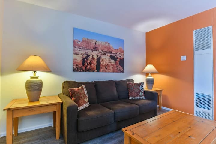 Charming 2 Bedroom Near Downtown - Rose Tree 1 - Moab, UT