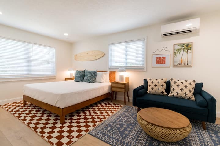 The Juni - Studio Steps To Beach + Downtown - Cocoa Beach, FL