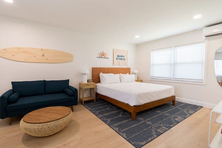 Beachside Studio Oasis In Cocoa Beach - Cocoa Beach, FL