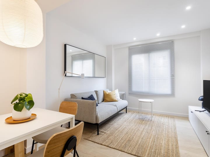 Bright And Stylish. Viveros Area. Monthly Rent - Valencia