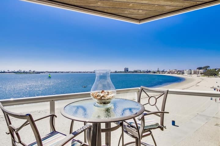 Corner Bayfront Balcony, Beach, Parking, Bikes - Mission Bay, CA