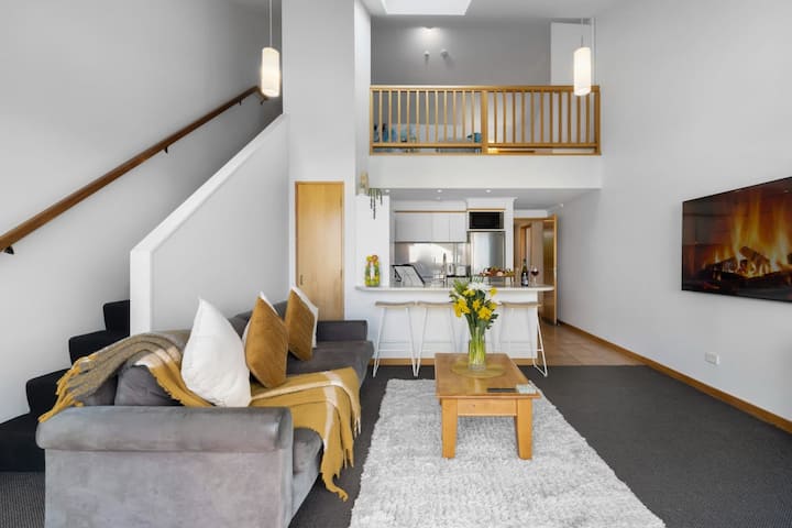 Alpine Three Bedroom Two Bath Apartment - Queenstown