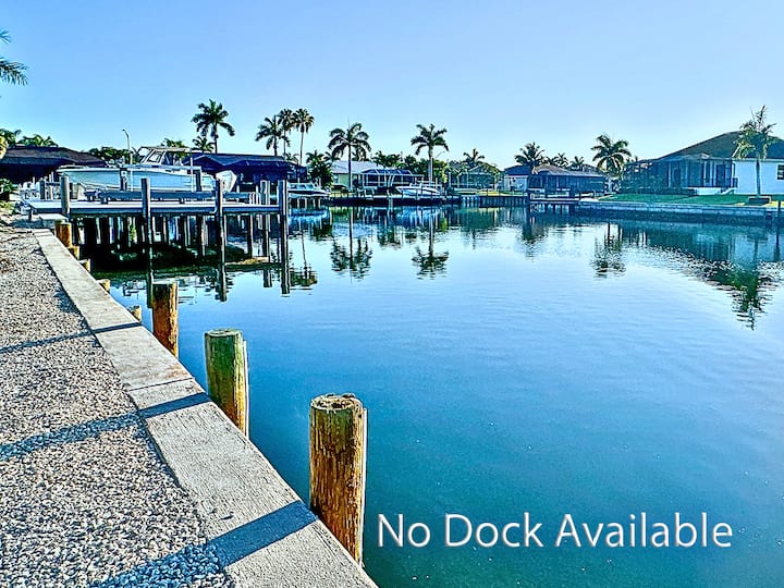 Intercoastal View: Pool Ping Pong Foosball - Marco Island, FL
