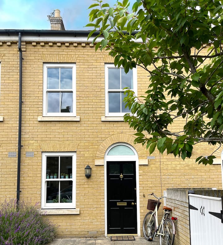 Stunning Stylish, Peaceful House Near Station - Cambridge
