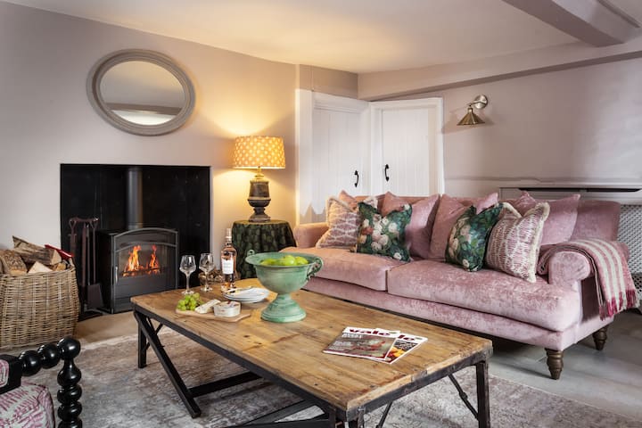 The Gables (6) - Broadway