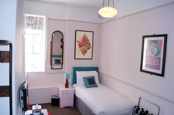 Themed Comfort Twin Room - Weymouth Seafront - Weymouth