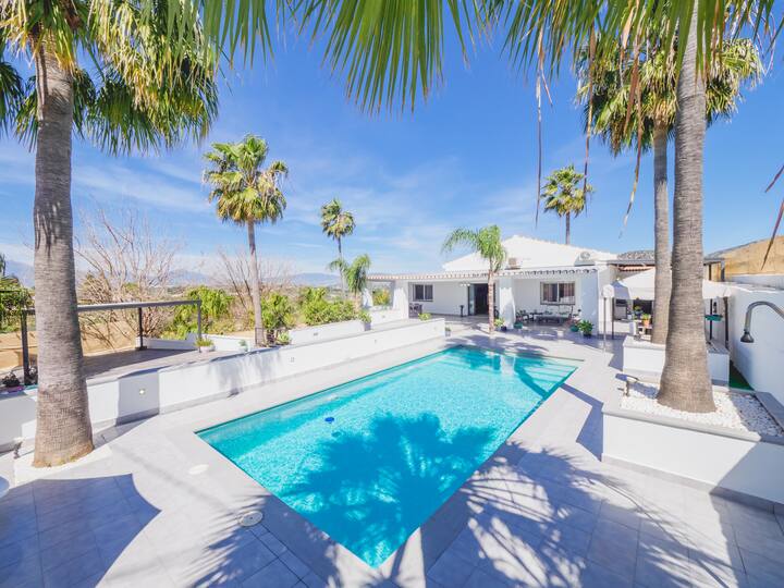 Cubo's Casa Flor High Privacy & Pool - Coín