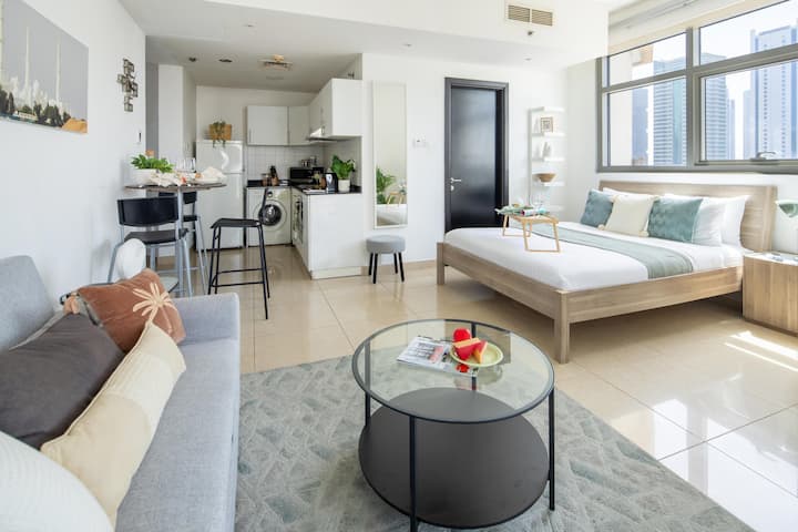 Cozy Studio W/ Balcony In Dubai Marina! - Dubai