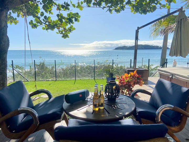 415 - Casa Frente Mar Para Alugar Bombinhas Com 4 - Bombinhas