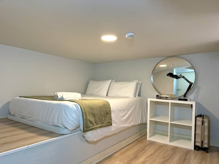 Janelas Verdes Nº17 - T1 + 1 - Pé Direito Reduzido - Amadora