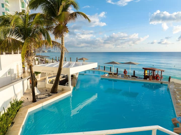 Paradise In Cancun Beach - Cancún