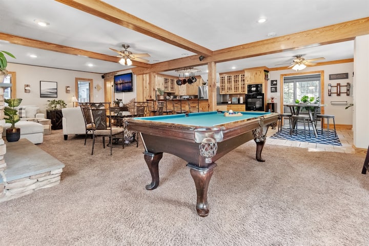 Spacious And Cozy Oasis On Monument Avenue - Richmond, VA