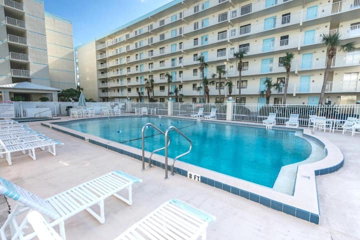 Beachfront Condo W/ Pool & Hot Tub - Cocoa Beach, FL