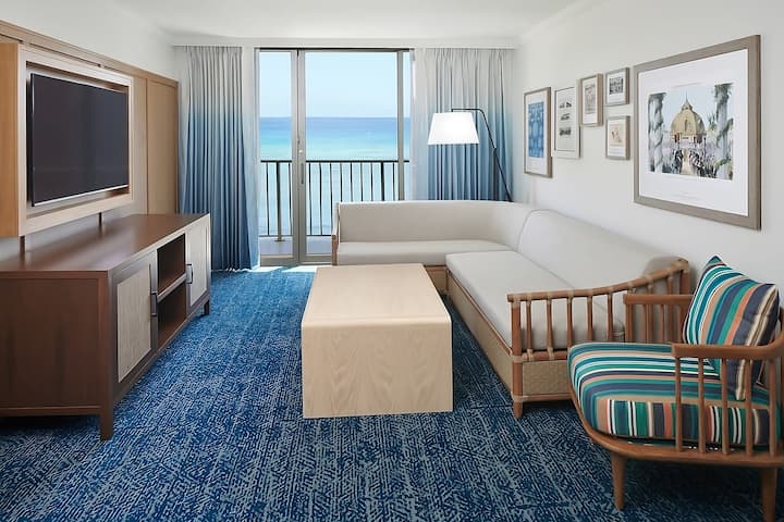 3 Oceanfront Units, Pool, Near Honolulu Zoo! - 호놀룰루