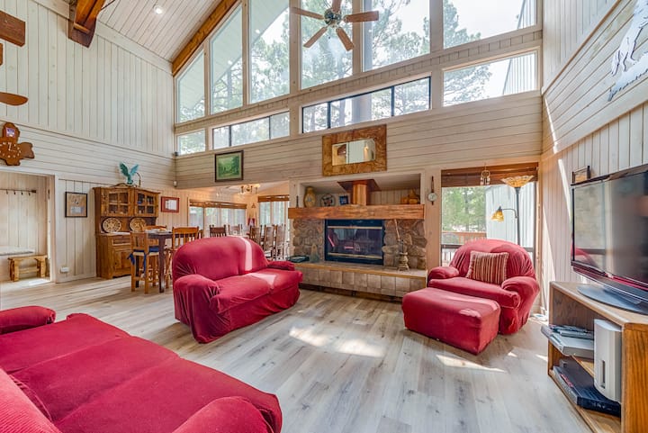 Alto Chalet | Pine-tree Views, Grill, Hot Tub - Ruidoso, NM