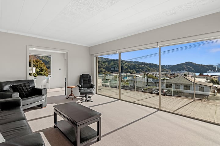 Seaside Sounds - Picton Upstairs Unit - Picton, New Zealand
